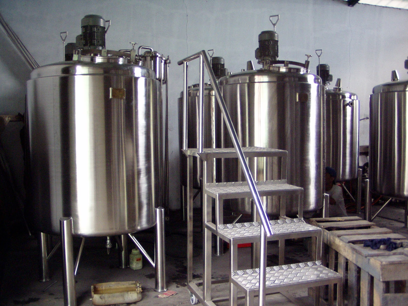 SPESIFIKASI MESIN FARMASI: SPESIFIKASI HOLDING TANK KAPASITAS 500 LITER