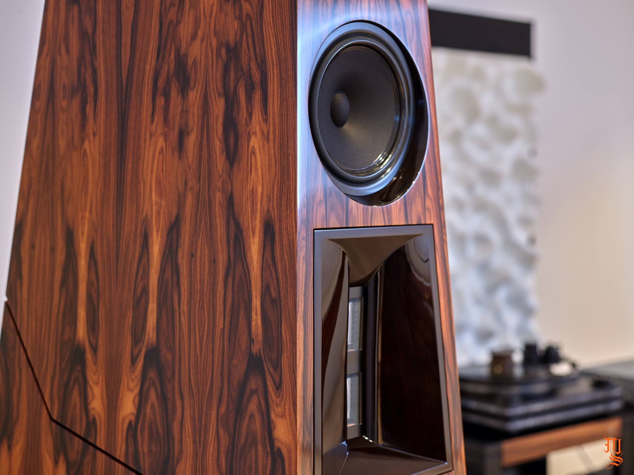 KAISER ACOUSTICS GRANDE PHOTOS – M & S | Ultimate High-Fidelity