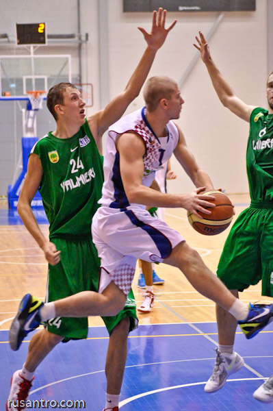 Krūmiņu duets atnes uzvaru @BKJelgava pār līgas līderkomandu @BKValmiera