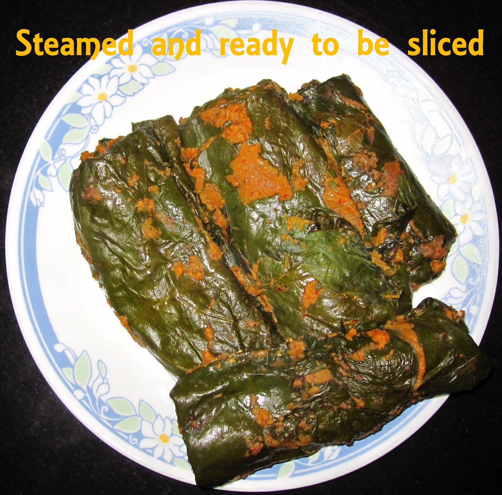 Cook Book: Pathrode or Stuffed n Steamed Colocasia rolls or "Pathrado ...