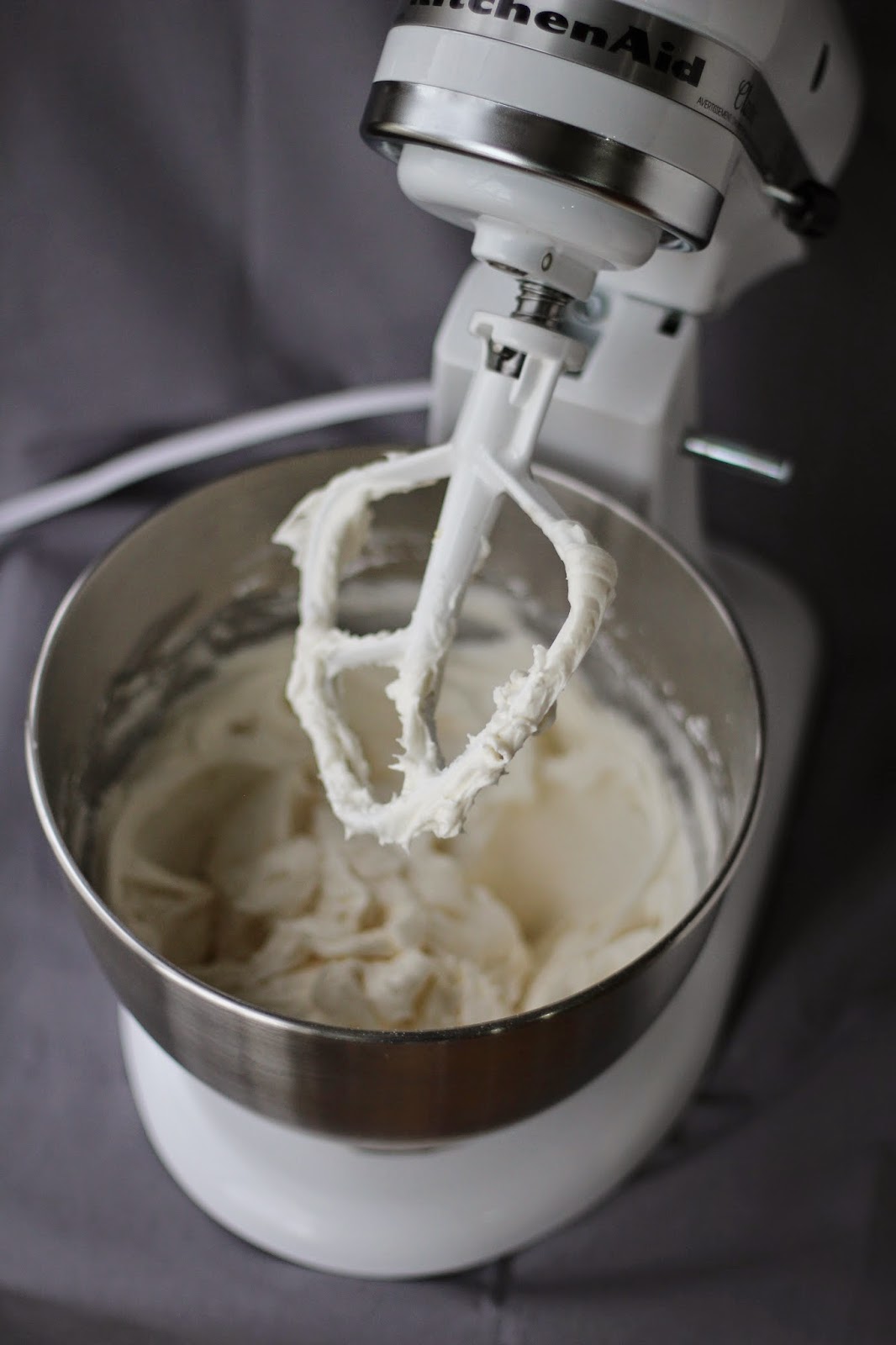 Aubrey Zaruba: foodie friday...buttercream frosting