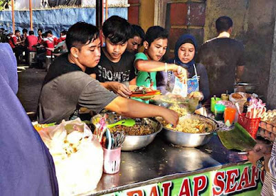 8 Mie Balap Medan Paling Hits dan Terkenal, Pembeli Wajib Antre ...