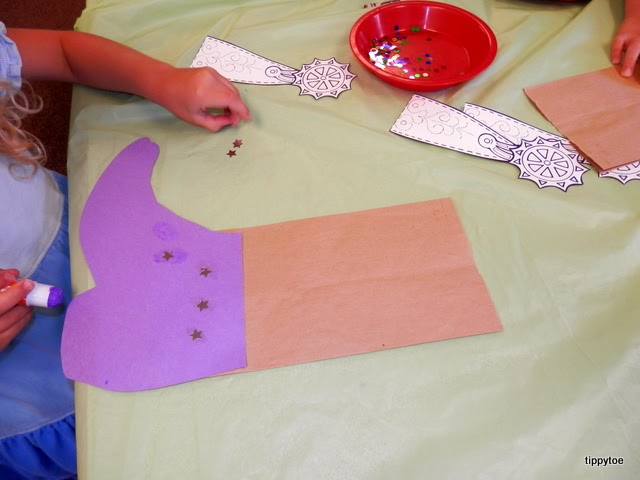 Tippytoe Crafts: Paper Bag Cowboy Boots