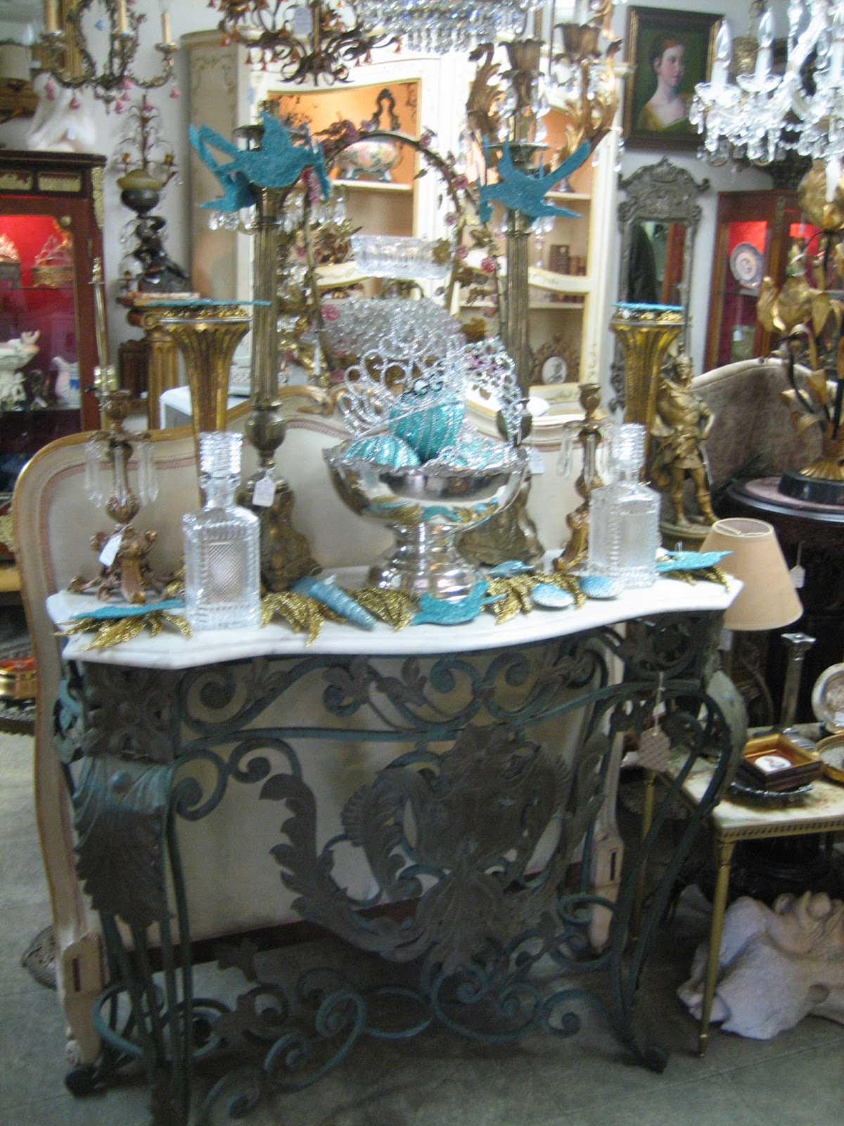 Vignettes Antiques: Deck (Adorn, Embellish, Decorate) The Halls!