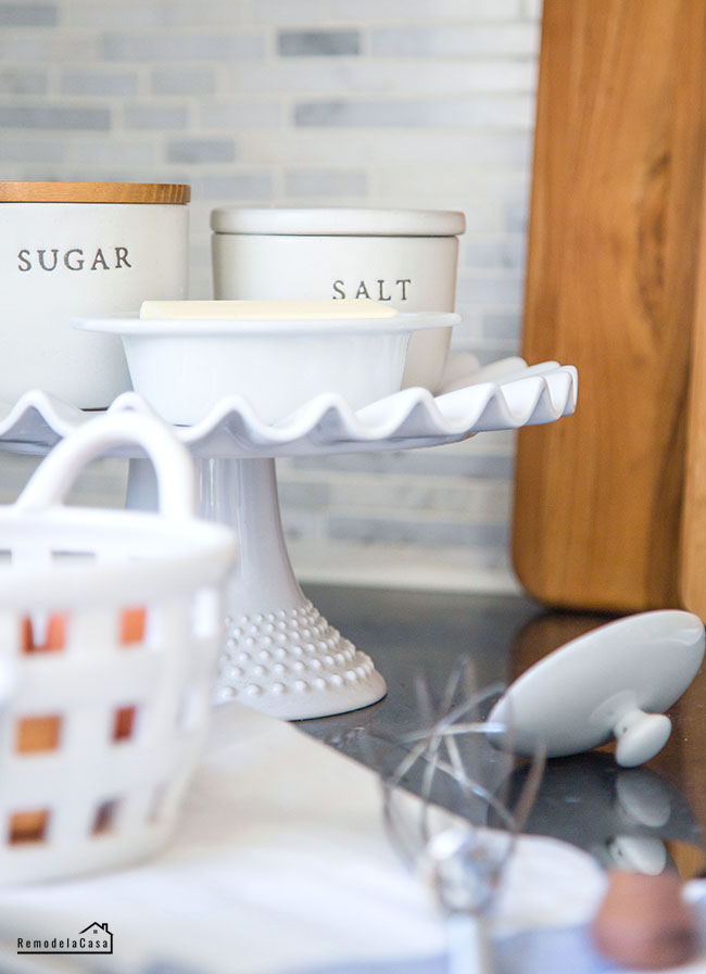 Spring Home Tour With Pops of Yellow - Remodelando la Casa