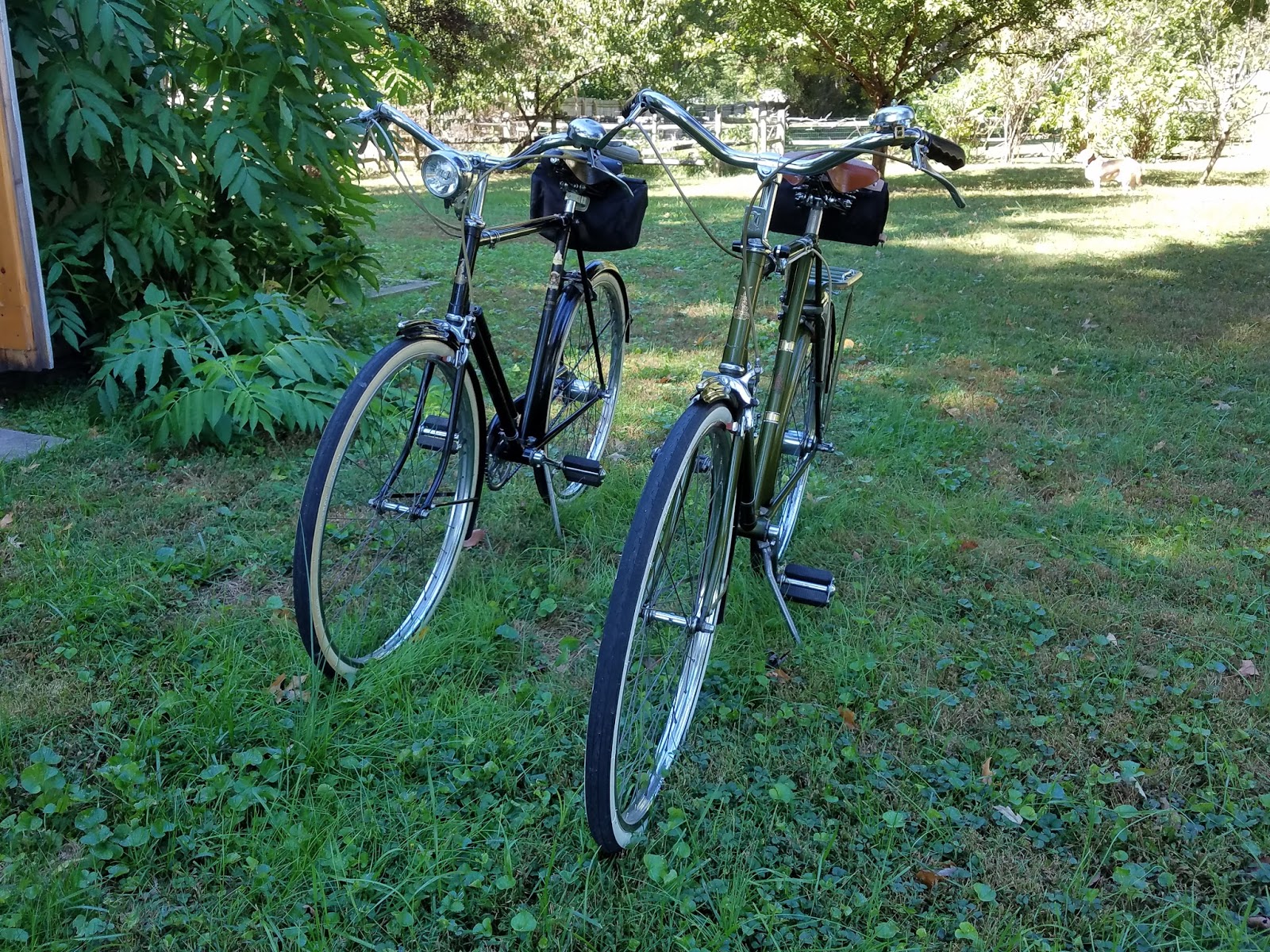The Bike Shed: Side-by-Side: 1958 Raleigh Sports and 1970 Raleigh Sprite