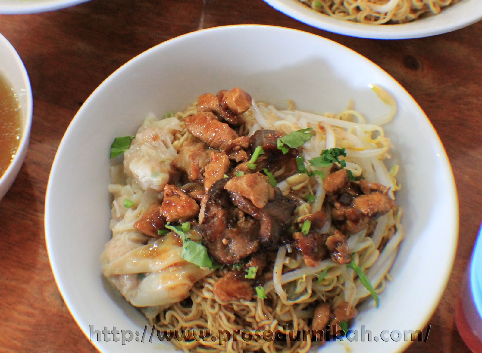 Ain Safiyyah: Part 4 Kuching: Mee kolok dan sio bee