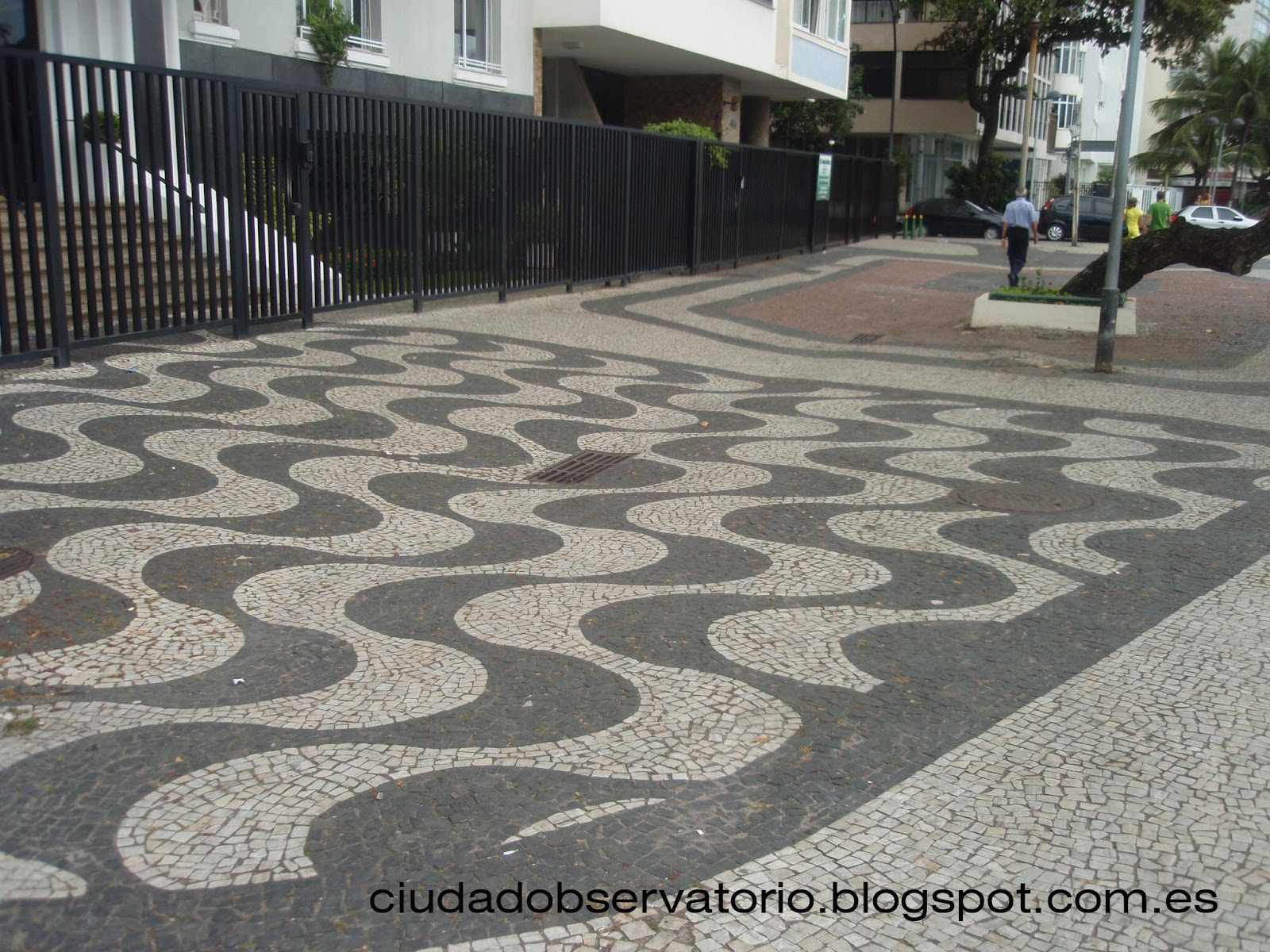 ciudad observatorio: aceras que alegran la vista