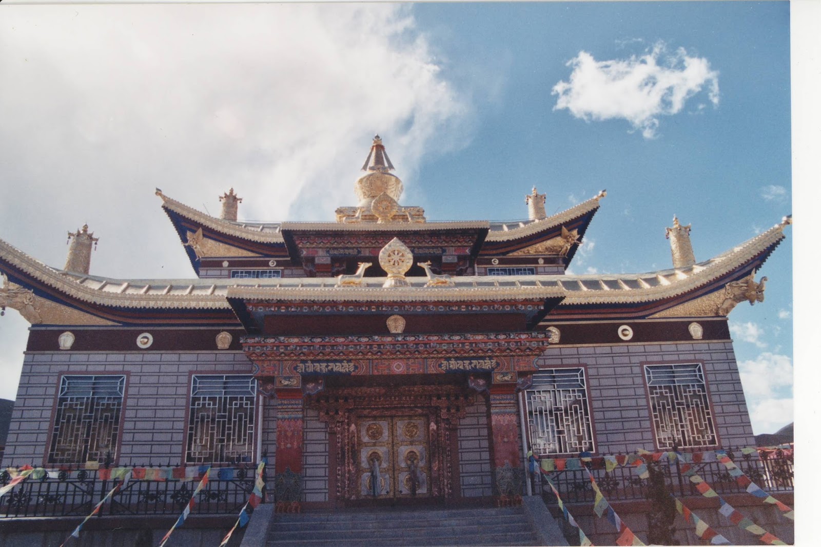eChinaTourism.com: Visiting Monasteries of China