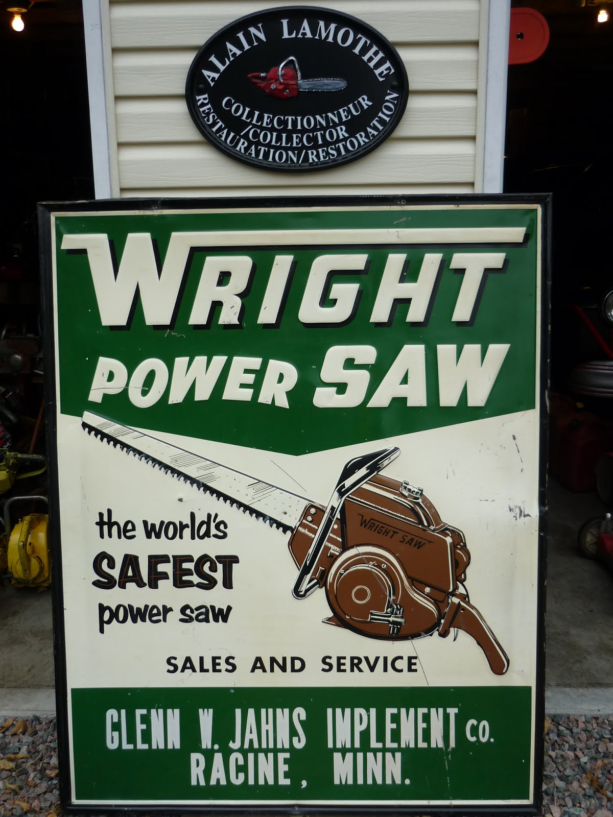 VINTAGE CHAINSAW COLLECTION: CHAINSAW SIGNS COLLECTION. (PICTURES).