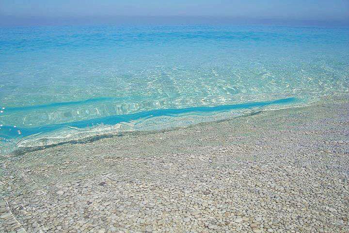 GREEK COLOR: The Alluring Crystal Clear Waters of Greece