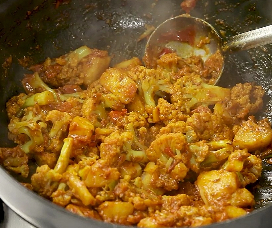 How to make Aloo Gobi at Home | Homemade Aloo Gobi Sabji Recipe ...