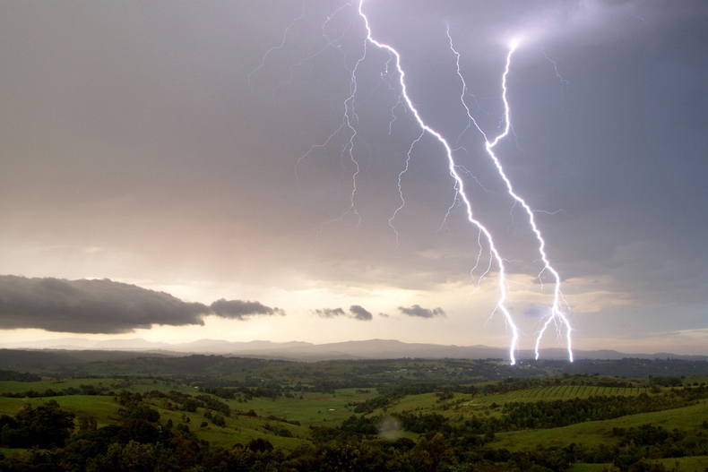 Increíbles rayo luminoso fotografiados por Michael Bath - Artemodern