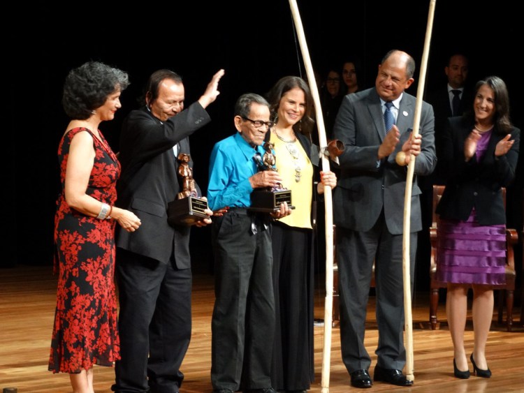Experiencias en la Pampa Guanacasteca : ¡El quijongo instrumento ...