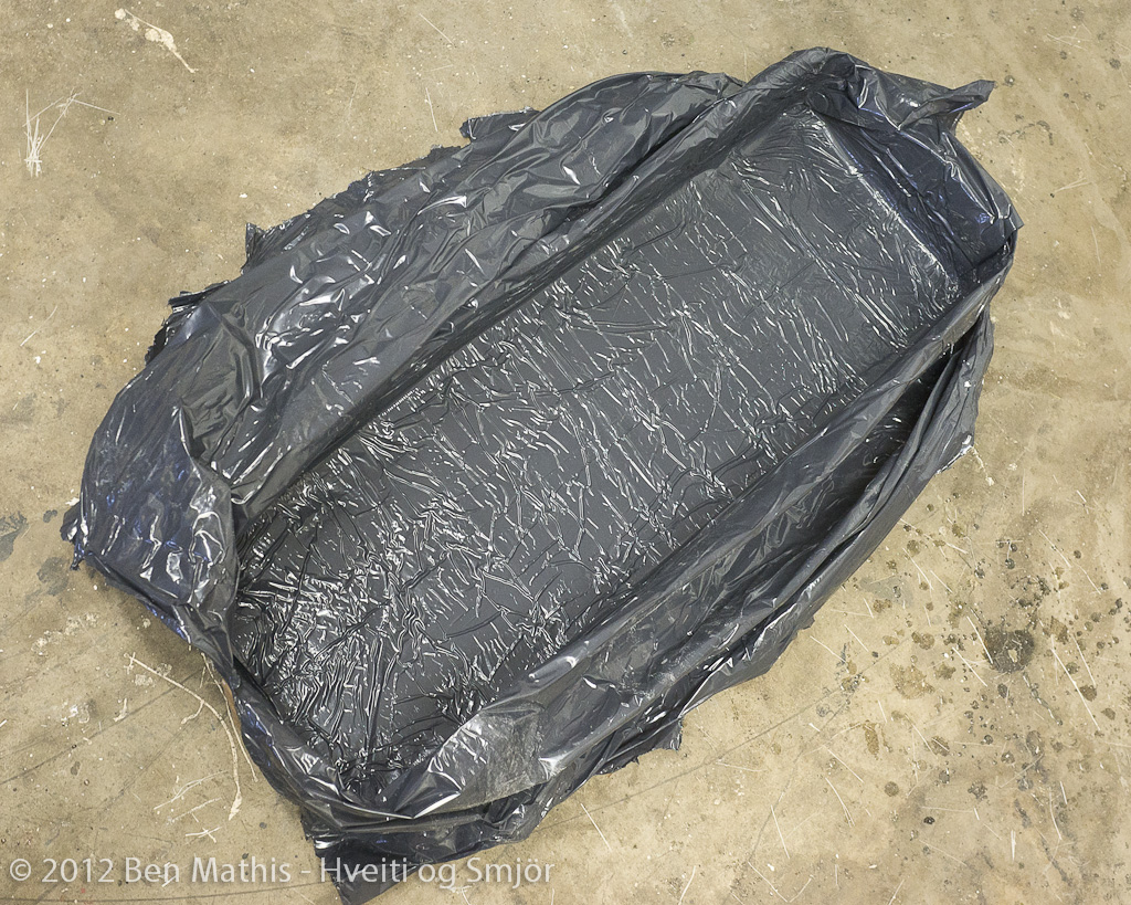 Hveiti og Smjör: Bonus: Fiberglass Bicycle Box Construction