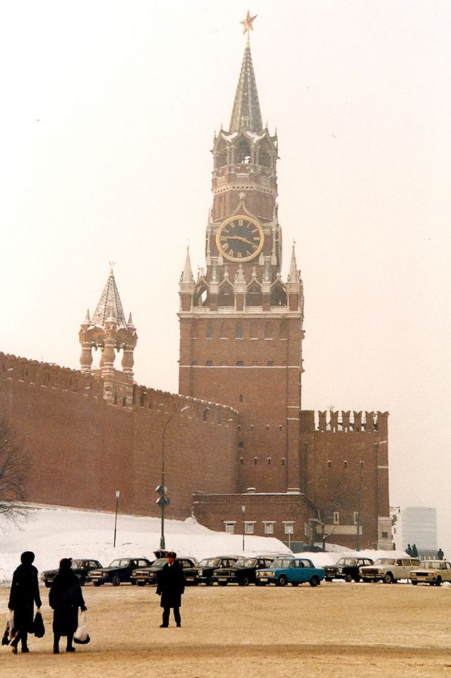35 Fascinating Photos Capture Street Scenes of the USSR in the Mid ...
