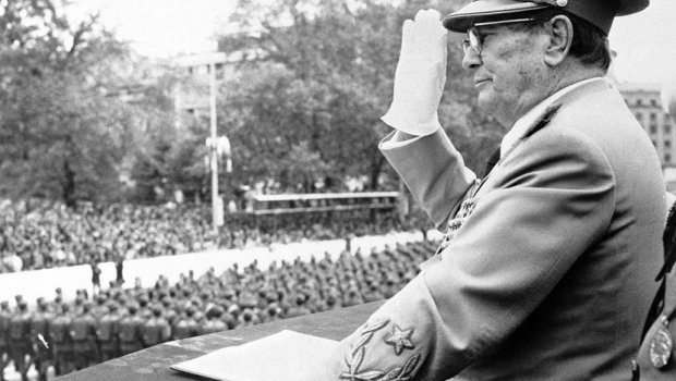 JNA: BILA JE TO MOĆNA VOJSKA: Danas je dan JNA - Jugoslovenske narodne ...