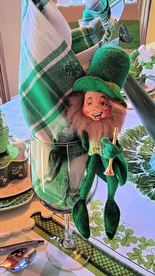 2021 Keeper of the Shamrock Cloth | Life and Linda