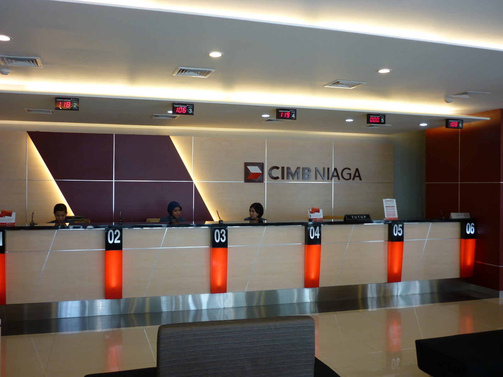 LAEINDONESIA: Standarisasi Interior CIMB Niaga