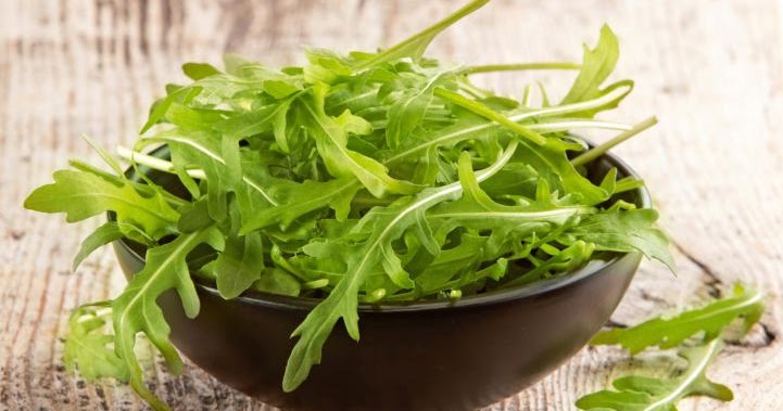 5 beneficios de comer más arúgula