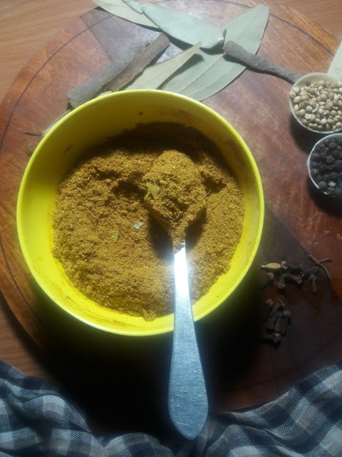 Curry Masala Powder Recipe - Yummy Traditional