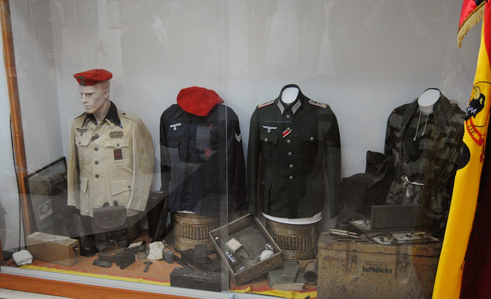 MUSEOS MILITARES Y POLICIALES: DIVISIÓN AZUL
