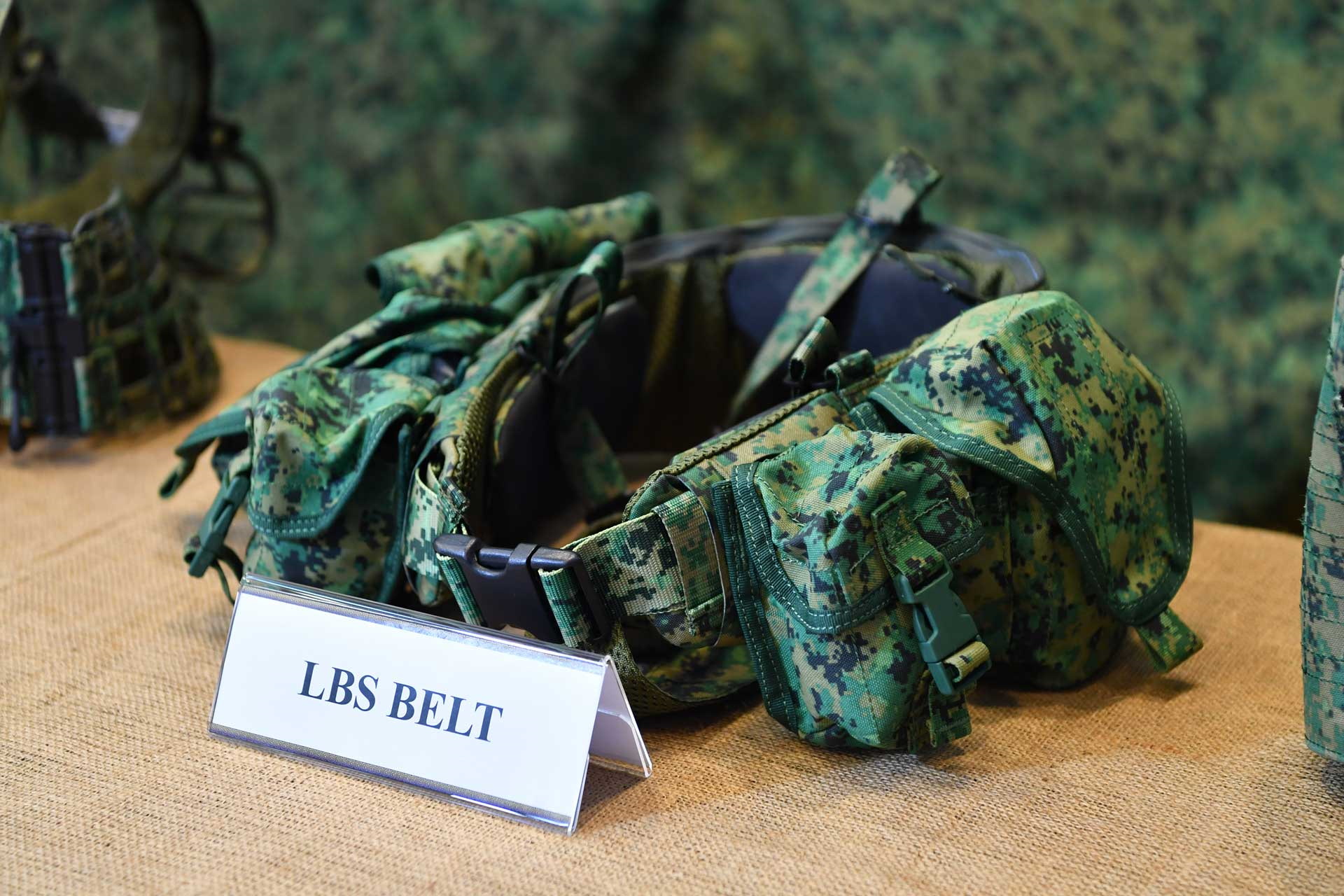 AAG_th บันทึกประจำวัน: กองทัพบกสิงคโปร์เปิดตัวอุปกรณ์ประจำกายทหารยุคอนาคต