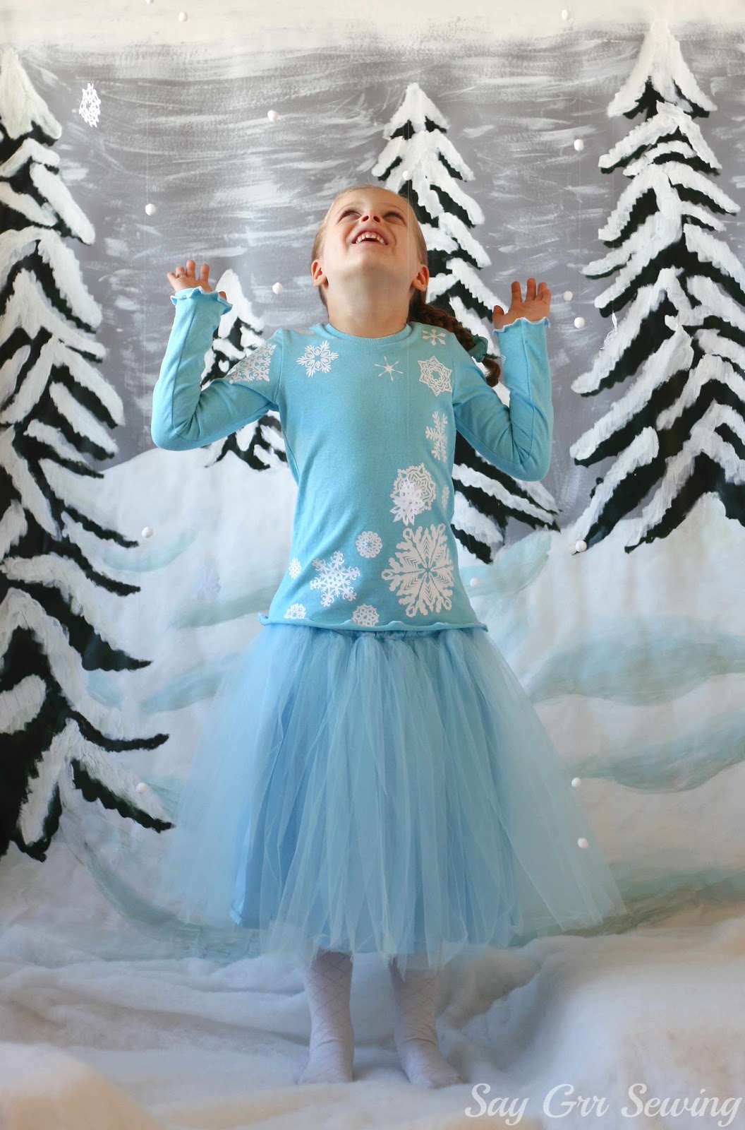 Say Grr Sewing: Snowflake Outfit