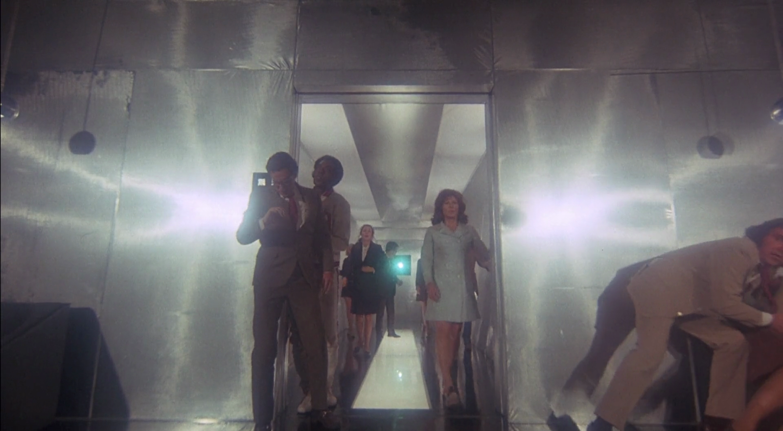 Realm Of Retro : CHOSEN SURVIVORS (1974)