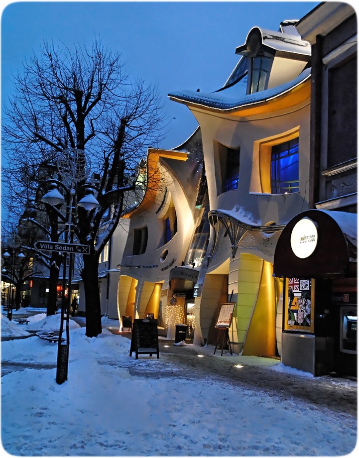 The Krzywy Domek (Crooked House) - Sopot, Poland - World full of Art
