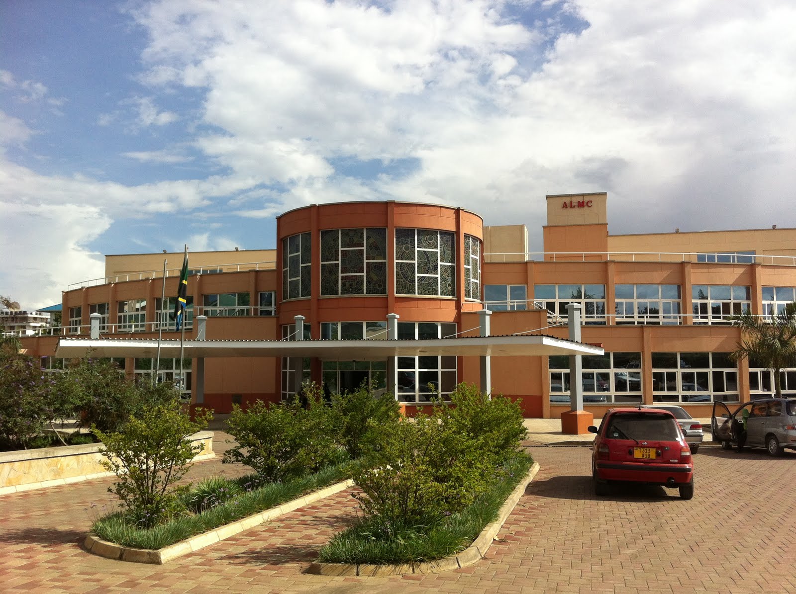 Alex in Tanzania IV: Side trip to Arusha Lutheran Medical Center