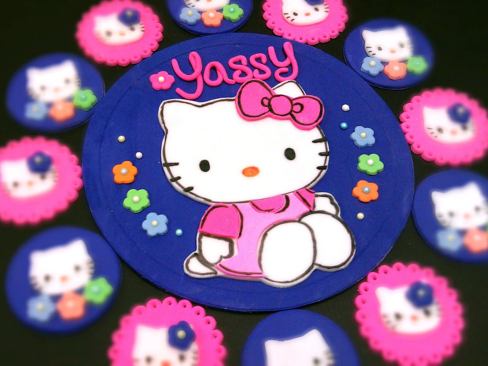 Hello Kitty Cupcake Toppers Edible