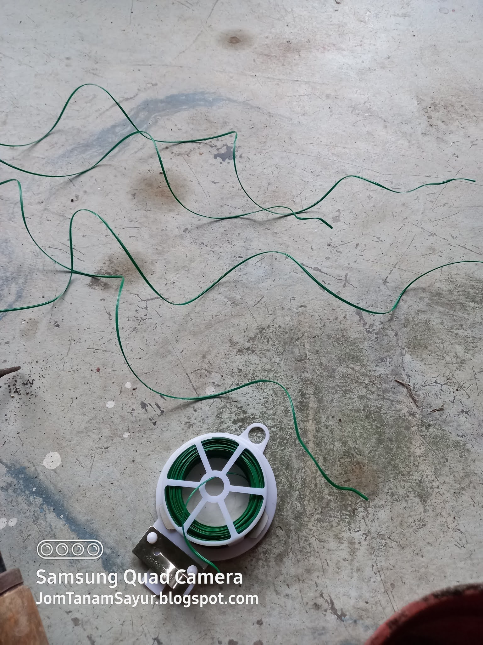 Jom Tanam Sayur ( JTS ) : DIY : Pasu Gantung Pokok Bunga dari Botol ...