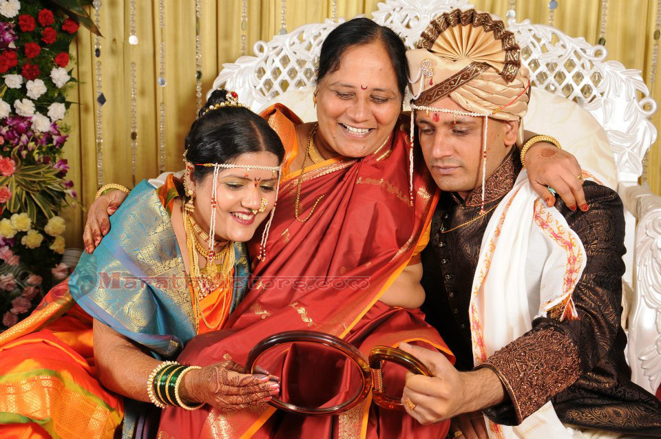 Akshata kulkarni and Vikram gaikwad wedding photos ~ Marathi Show