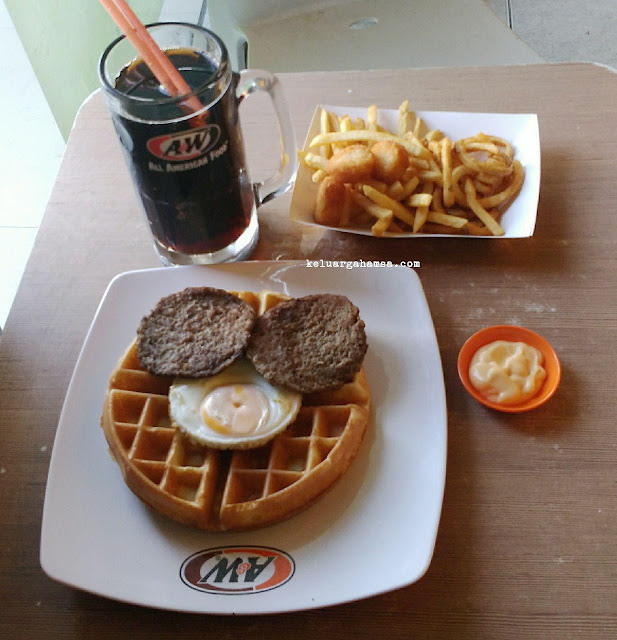 Menu All Day Breakfast Waffels di A&W Restoran Indonesia