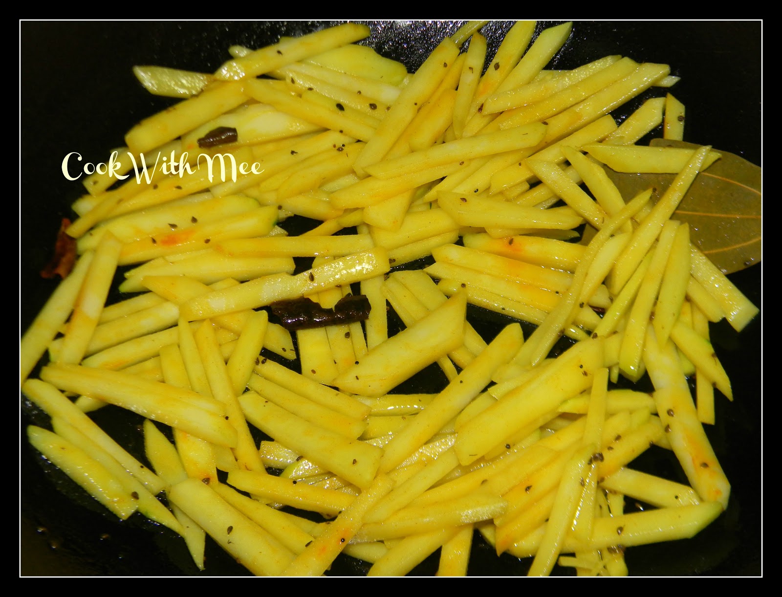 Cook With Poulamee: Peper Sukto or Raw papaya curry with Mustard