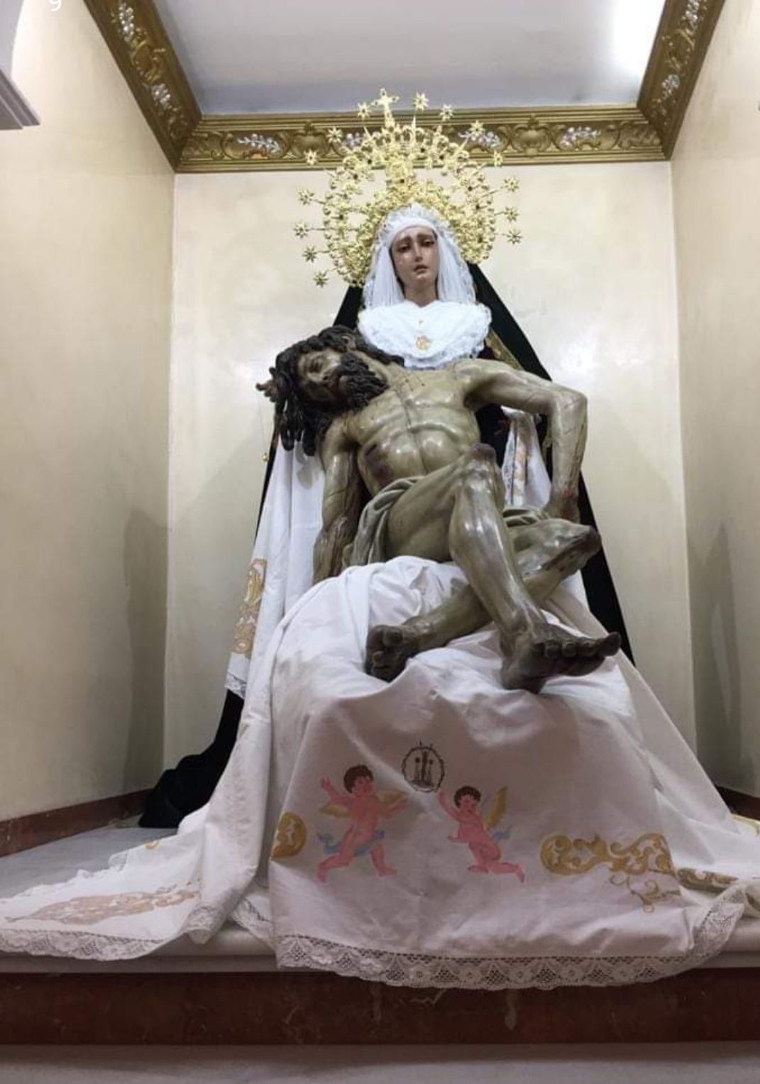 FORMACIÓN COFRADE DE LOS ESTUDIANTES DE OVIEDO: PIEDAD POPULAR Y ...