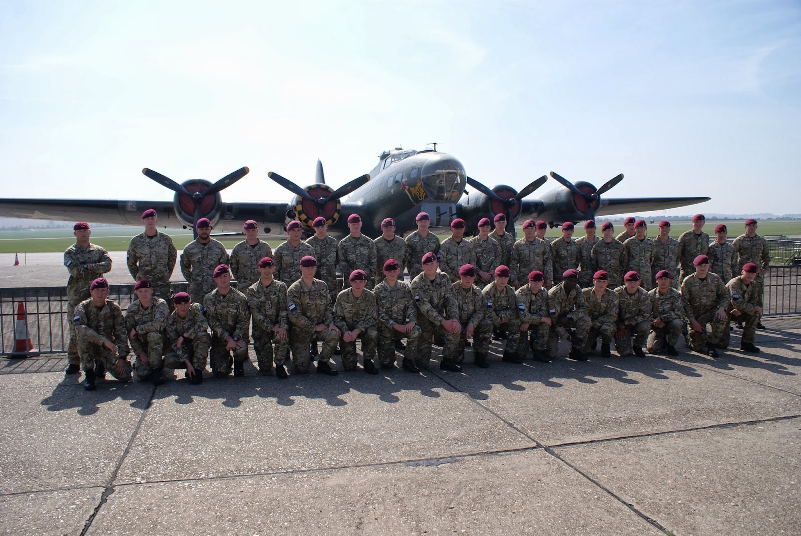 216 (Parachute) Signal Squadron: History