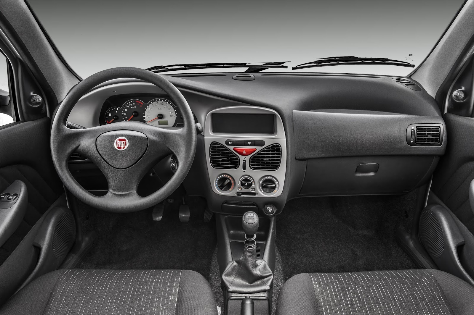 Fiat Palio Fire estreia série especial Itália