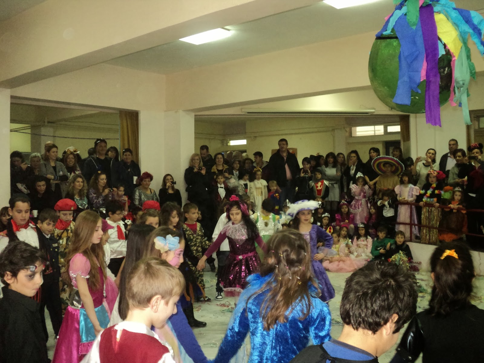 Τρελό carnival party στο 2ο Δημοτικό Σχολείο Ωραιοκάστρου - ΩΡΑΙΟΚΑΣΤΡΟ