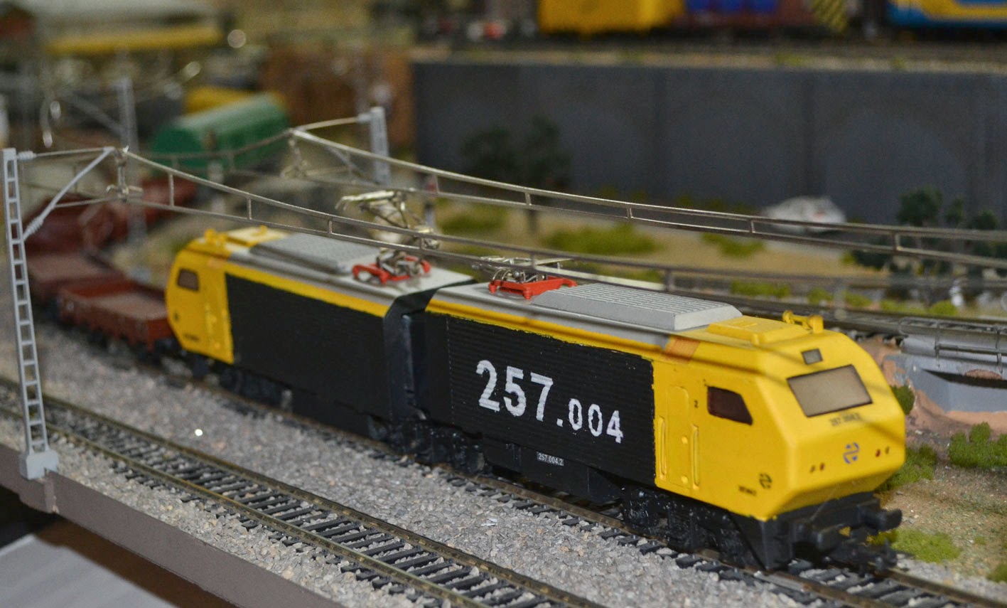 Construcción de una locomotora en escala H0 con poliestireno