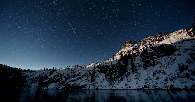 White Wolf : Amazing Time-Lapse Video Features Ever-Changing Earth and Sky