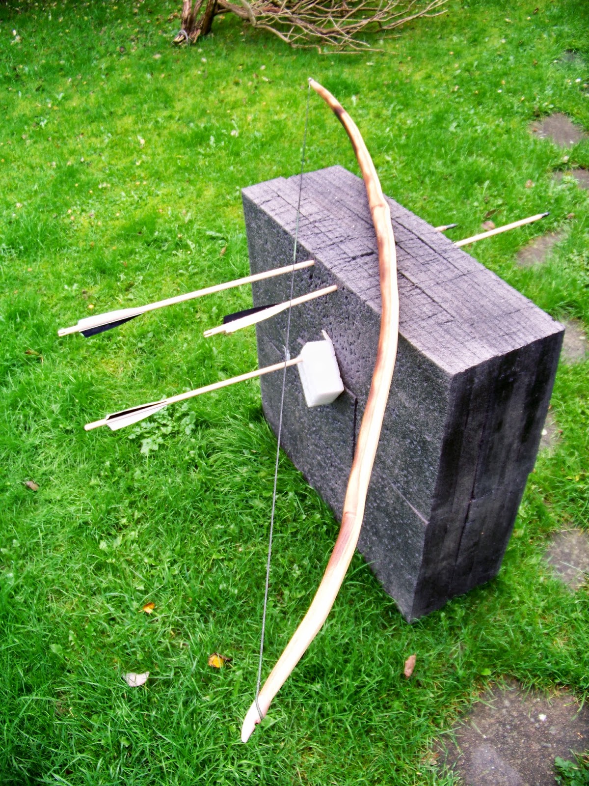 Bowyer's Diary: Getting Into the Bow