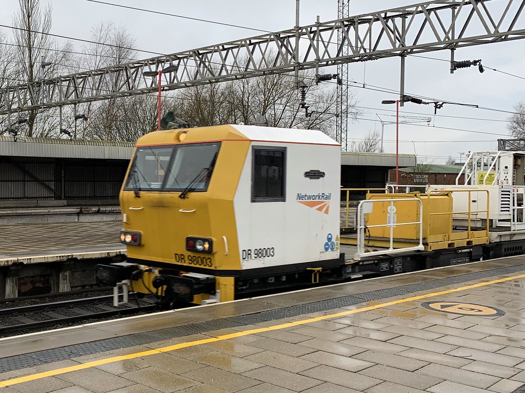 British Diesels and Electrics: Windhoff Overhead Line MPV
