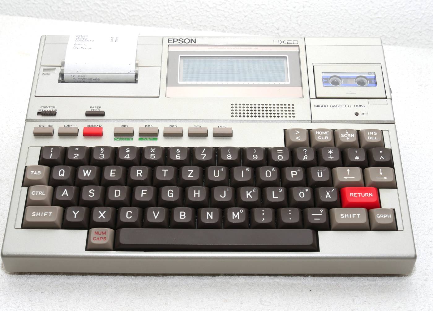 Toshiba T1100, el primer ordenador portátil "LapTop"