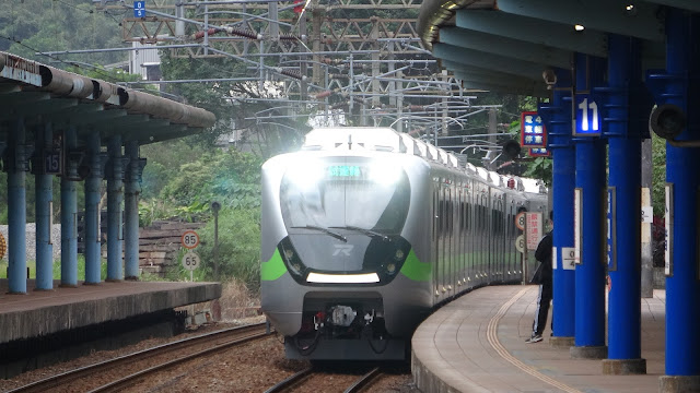 Blair's 鐵道攝影: EMU900型電聯車 / TRA EMU900 Type Electric Multiple Unit