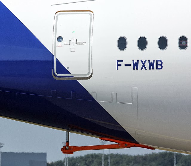 A350 XWB News: The tail-skid ready in the MSN1 for starting VMU tests ...