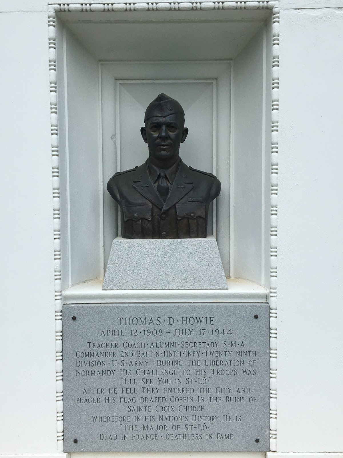 stylos: Thomas D. Howie (1908-1944): "The Major of St-Lô"