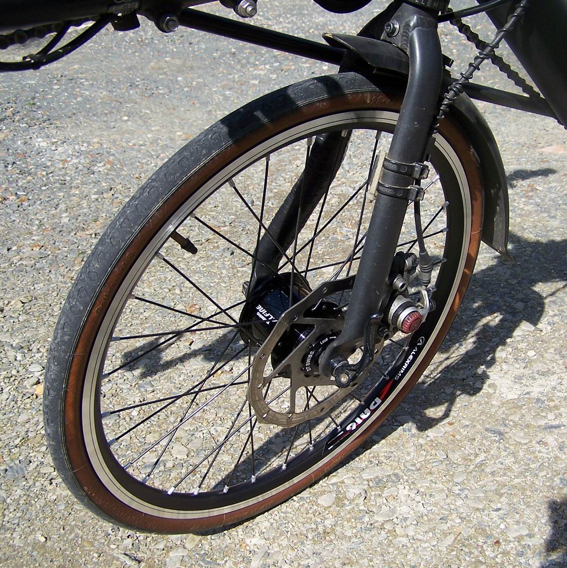 Custom Recumbent Wheels: Shimano dynamo Alfine DH-S501 Alex DA16 32 spokes