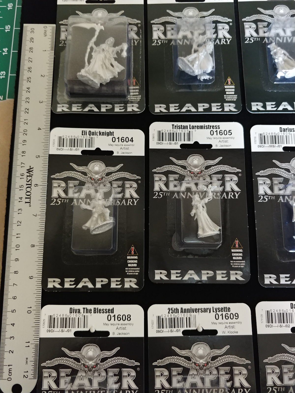 Miniature Painting: Reaper Miniatures Silver Anniversary Shadow Box ...